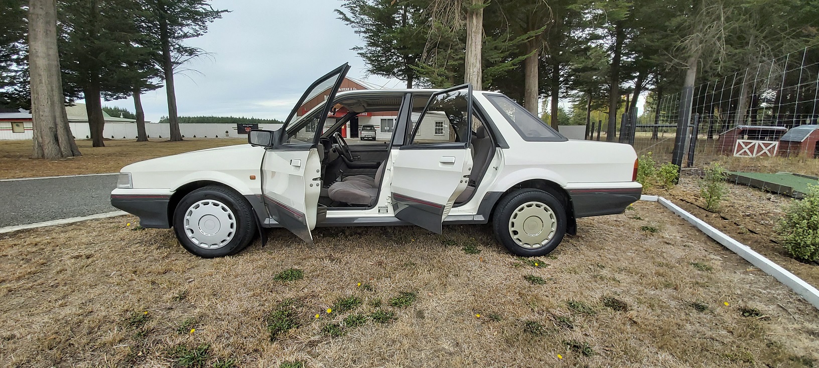 1990 Rover MG SL | Waimak Classic Cars