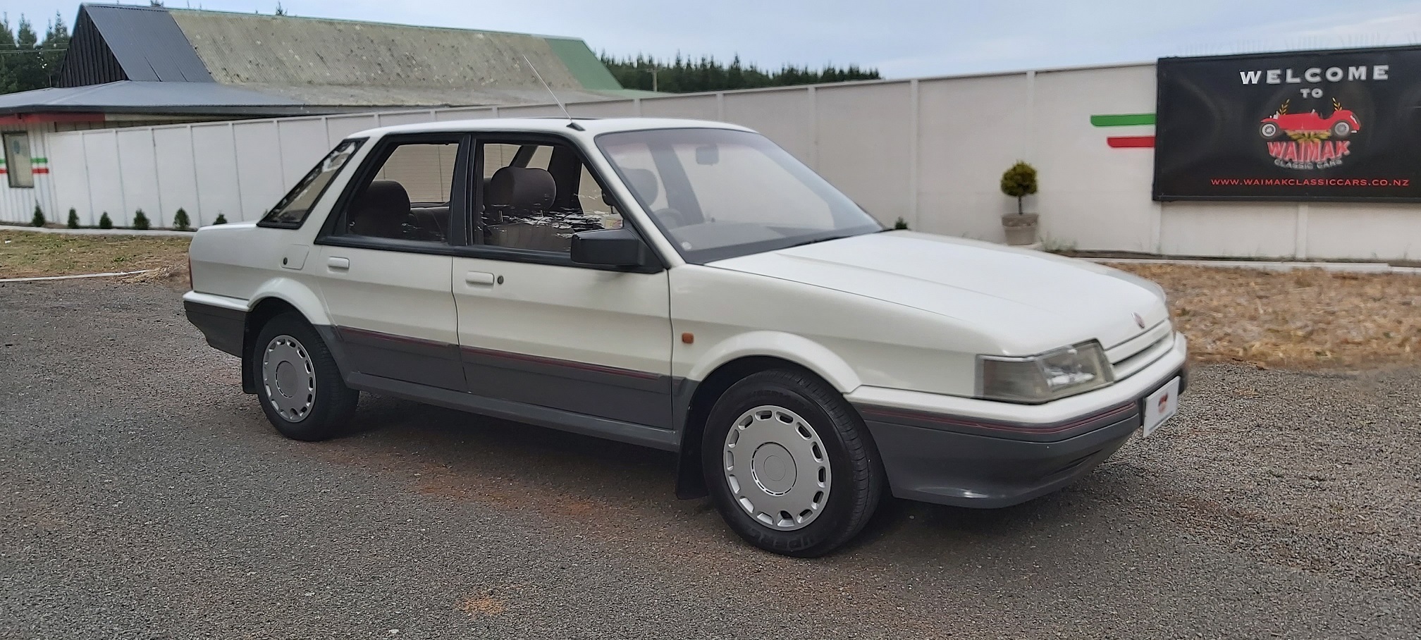 1990 Rover MG SL | Waimak Classic Cars