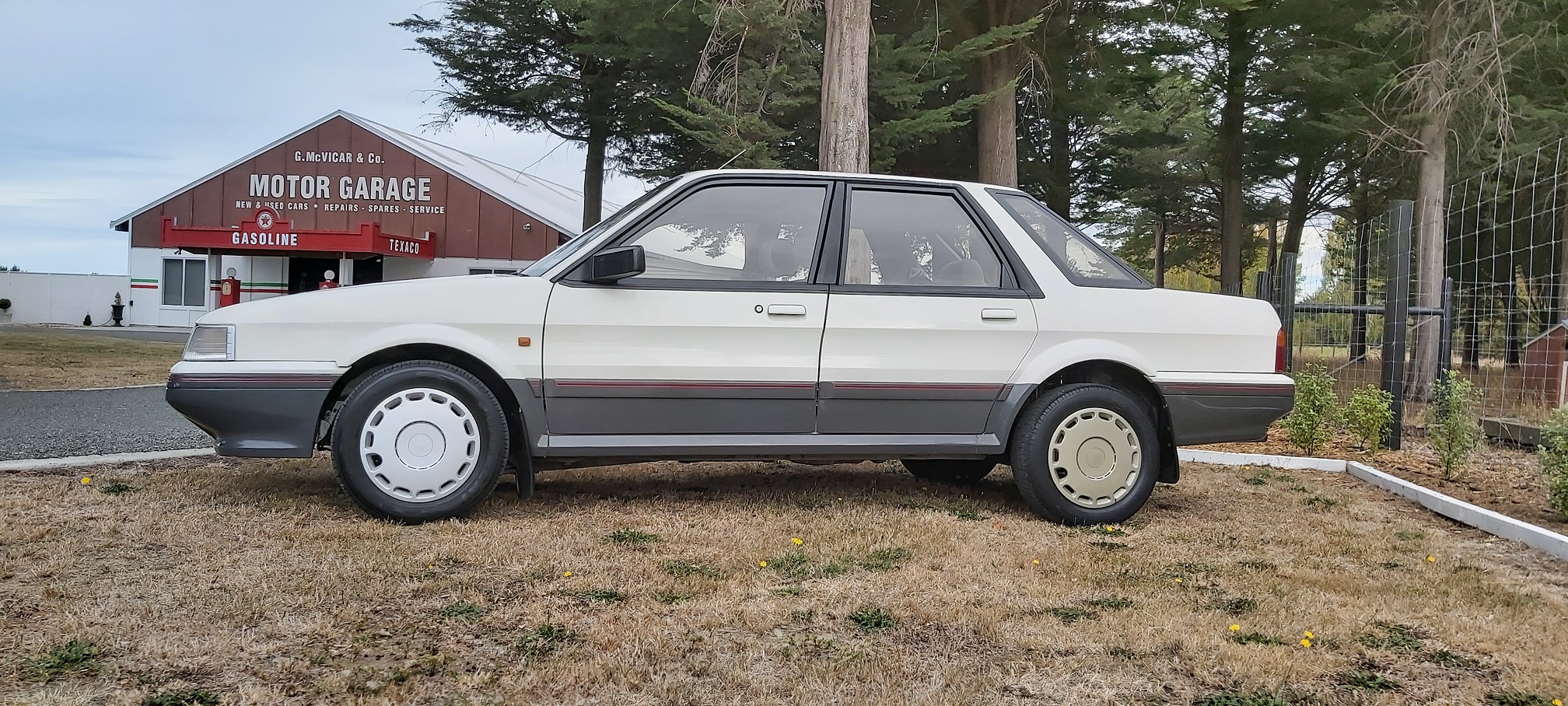 1990 Rover MG SL - Waimak Classic Cars