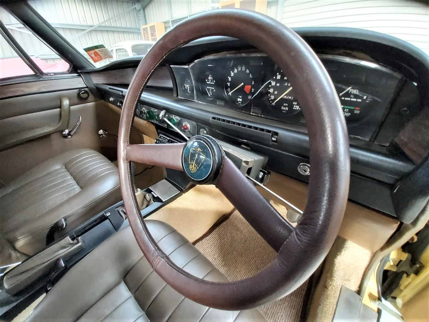 1974 Rover P6 3500S - Waimak Classic Cars