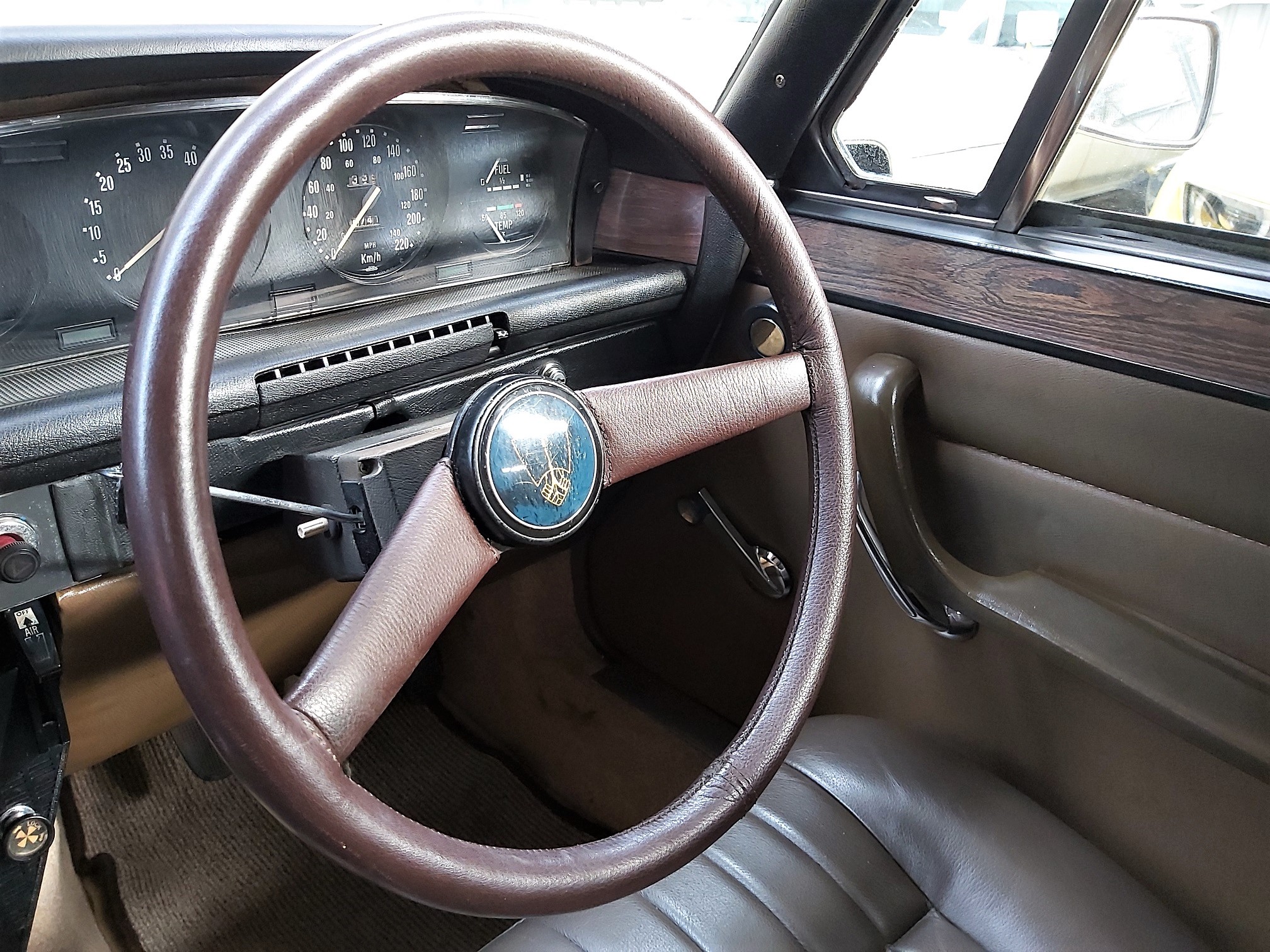 1974 Rover P6 3500S - Waimak Classic Cars