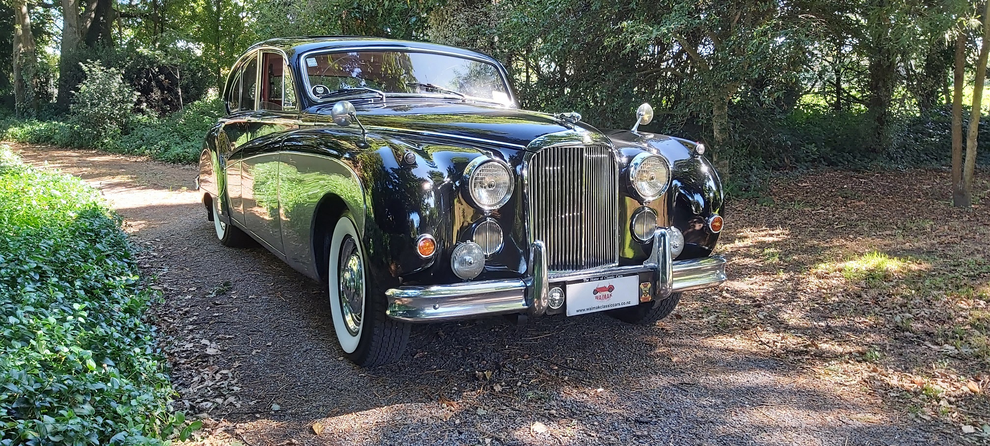 1960 Jaguar MK9 - Waimak Classic Cars