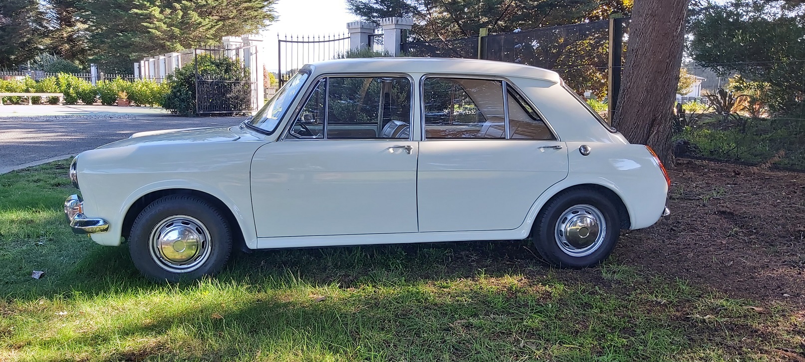 1973 Austin 1300 - Waimak Classic Cars