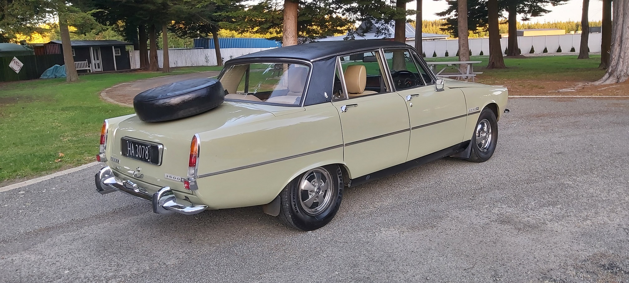 1974 Rover P6 3500S - Waimak Classic Cars